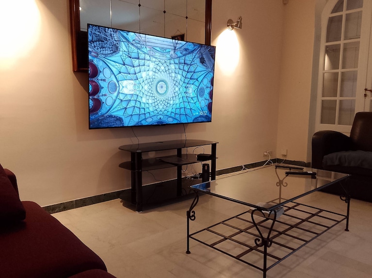 Large Villa With 4 Bedrooms And Bathroom With Swimming Pool And Shady Park. - Visan