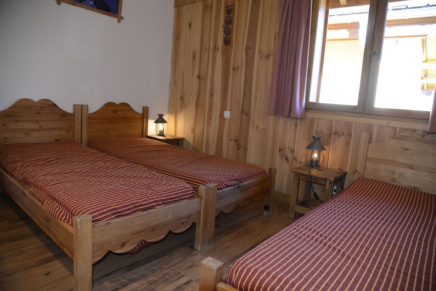 Chalet Les Violettes 4 Gold Flakes For 12 People - Méribel