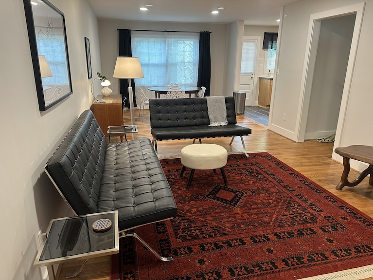 The Architects Suite\nwell Appointed Two Bedroom One Bath Apartment Statesville. - 斯泰茨維爾