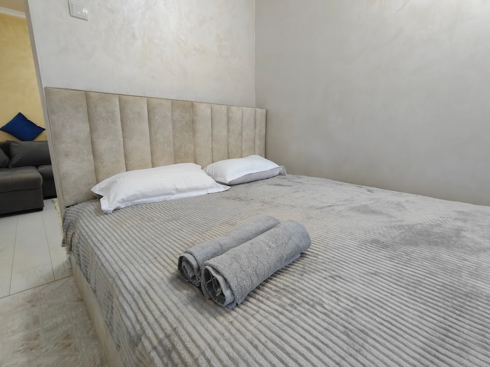 2-room apartment near MEGA Alma-Ata Shopping Center, park & river ...