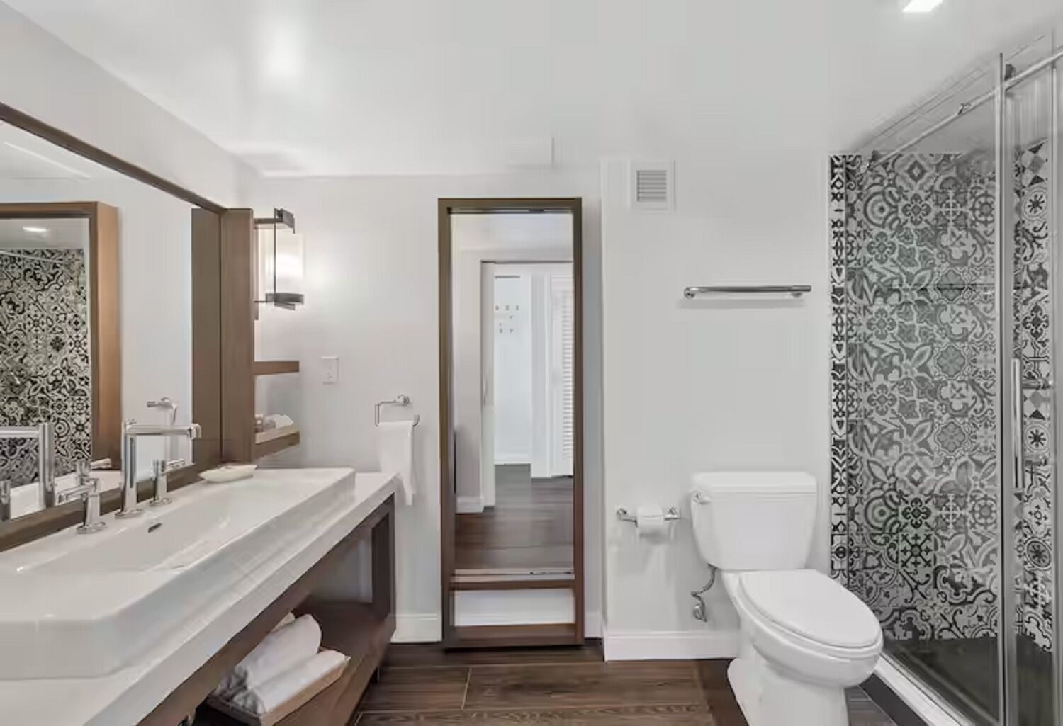 King Waterfront Room Near Private Beach & Pools - Key Largo, FL