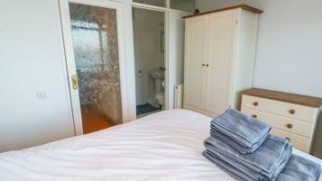 3 quartos, com decoração personalizada, com mobília individualizada