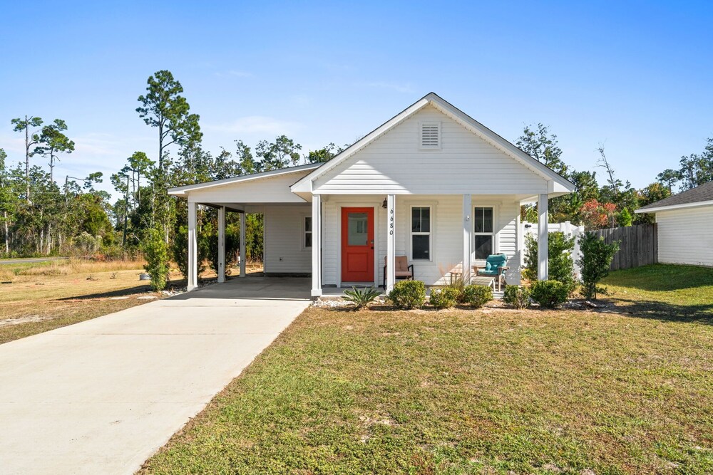 Pelican Cove- Family friendly, Pet friendly, Large yard, Firepit, WIFI ...