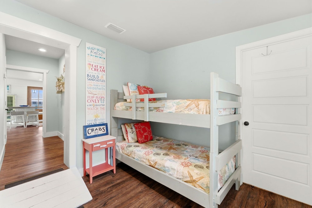 20 Steps To The Beach! Private Pool! Spring Break Specials! Sleeps 14 ...