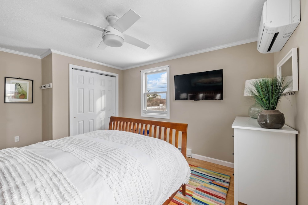 Wonderland on the Water with Exclusive Beach Access - Biddeford Pool | Vrbo