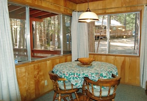 Chalé (1 Bedroom) | Interior