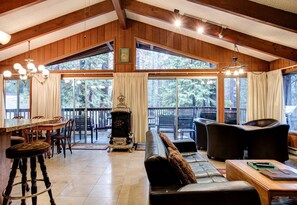 Chalé (4 Bedrooms) | Parte interna