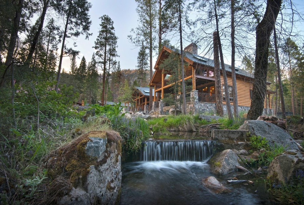 Rustic Retreat - Yosemite National Park, CA