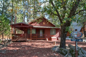 Chalé (3 Bedrooms) | Detalhe da fachada