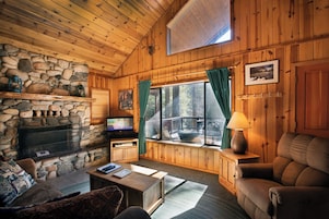 Chalé (2 Bedrooms) | Interior