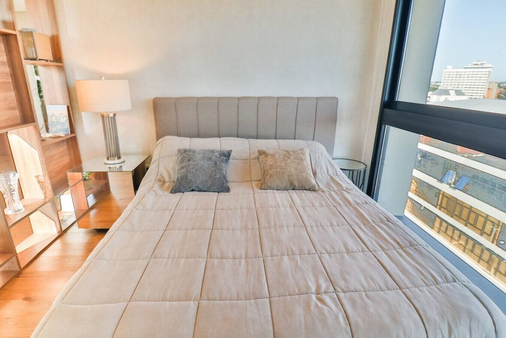 New Studio by Shop del Sol in Prime Location Reviews, Deals & Photos ...