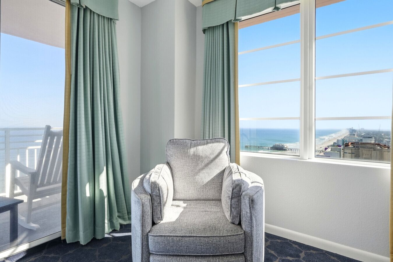 *New Listing!* Ocean Front Paradise; Stunning 2br With Private Double Balcony At The Wyndahm #2321 - Daytona Beach, FL