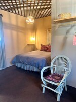 Quarto casal conforto, vista para a montanha | Escrivaninha, espaço de trabalho para notebook, Wi-Fi de cortesia