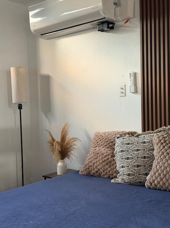 Studio With Ac In Vibrant Ponce Near Beach, Downtown, Airport And Highway. - Ponce