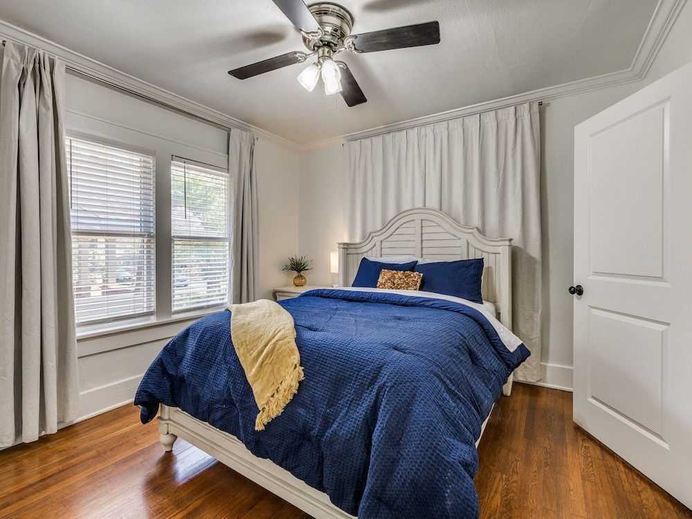3-bedroom house in beautiful Tulsa with cool AC for relaxing stays ...