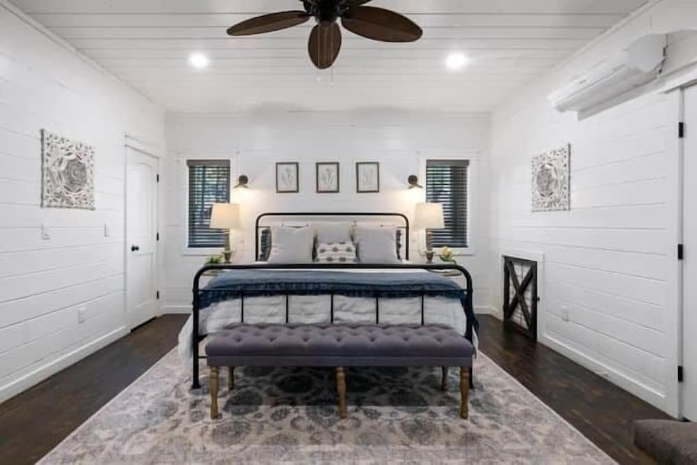 Oklahoma Sky - Heart of Hochatown Reviews, Deals & Photos 2026 - Vrbo