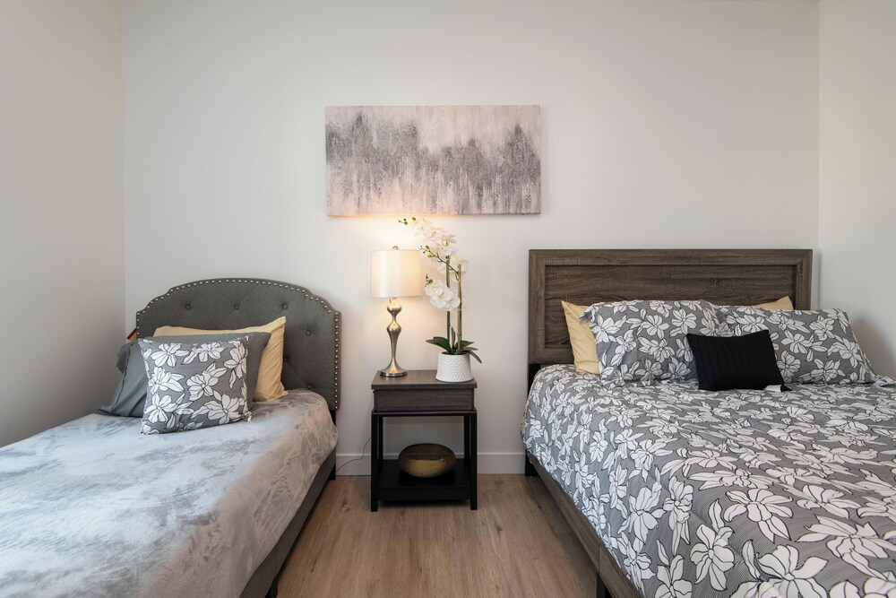 Elevated DTLA Stay Three Bedroom Apartment in the Heart of the City ...