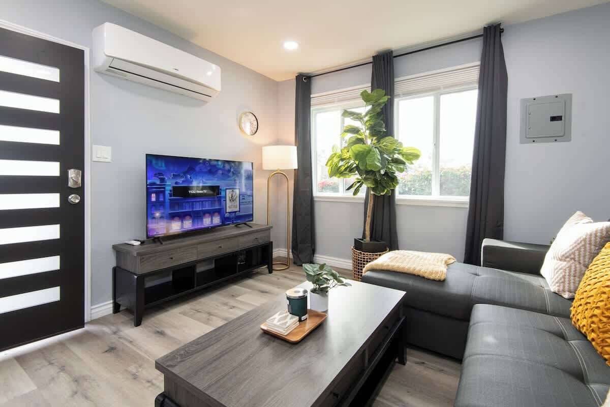 Comfortable 3br Condo W/ Free Street Parking - Montebello