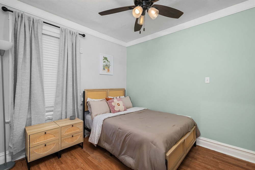 Quiet Safe Neighborhood, Dedicated Office, Easy Hospital Commute, Pet ...