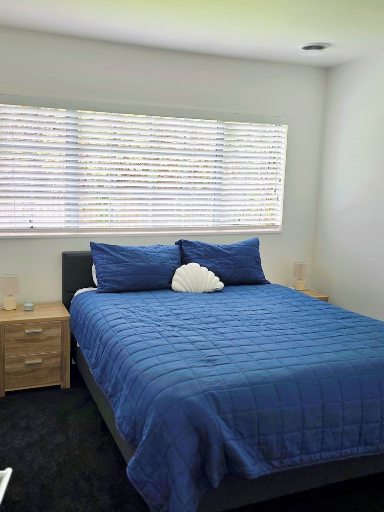 Spacious Family Friendly 4-bedroom house in Whangaparāoa Avis, Prix ...