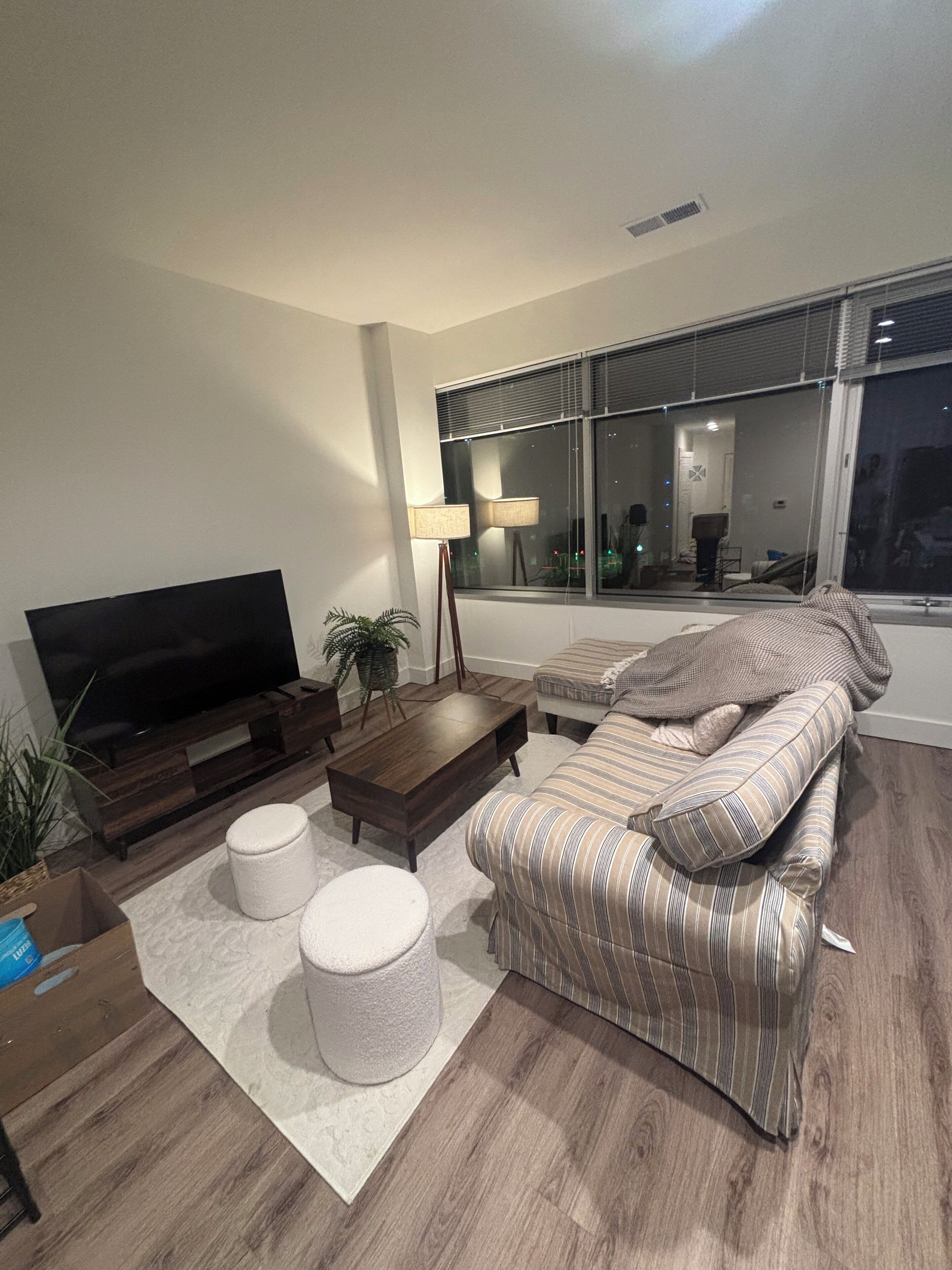 Cozy 1-bedroom Apartment . Walking Distance To Restaurants And Shops - Fairfax, VA