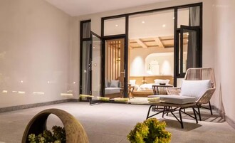 Quarto duplo sênior, sacada, vista para o pátio | Vista do quarto