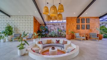 Vila standard, sacada, vista para a piscina | Parte interna