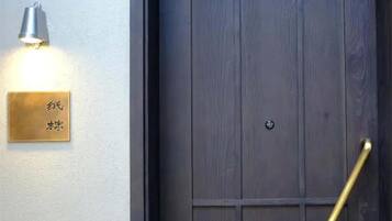 Quarto Duplo Superior, varanda, vista para a montanha | Interior