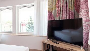 Cobertura superluxo, 2 quartos, vista para a cidade | Cofres nos quartos, escrivaninha, quartos à prova de som