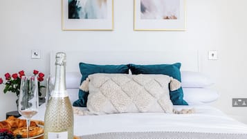 Apartamento Deluxe, Vista para a cidade | Cortinas/cortinados opacos, ferro/tábua de engomar, Wi-fi grátis