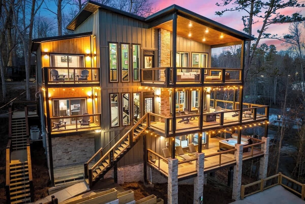 Luxury Cabin Villa with Indoor, Pool Game Room, Amazing Views, Hot Tub ...