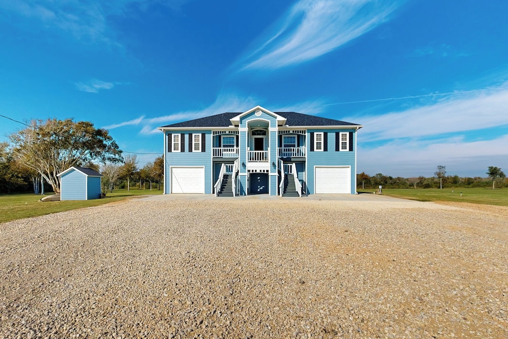 3br Acreage Next To The Bayou W/ Bbq & Views! - Danbury, TX