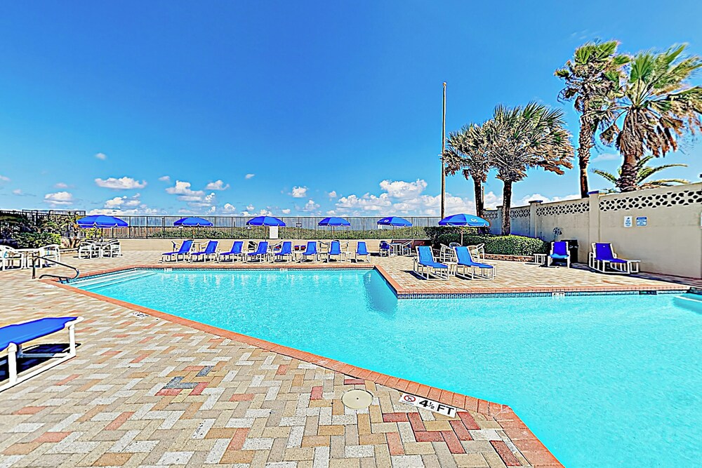 Beachfront 2br W/ Pools, Tennis, Sauna & Gym - Tamaulipas