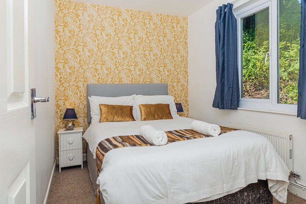 3 Bed Valley Lodge w/pool access @ Honicombe holiday park Avis, Prix ...