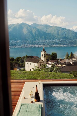 Bungalow de Luxo, vista para o lago | Terrenos do alojamento