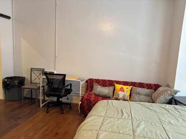 1 bedroom across Temple Hospital & Dental, Pharmacy School Reviews ...