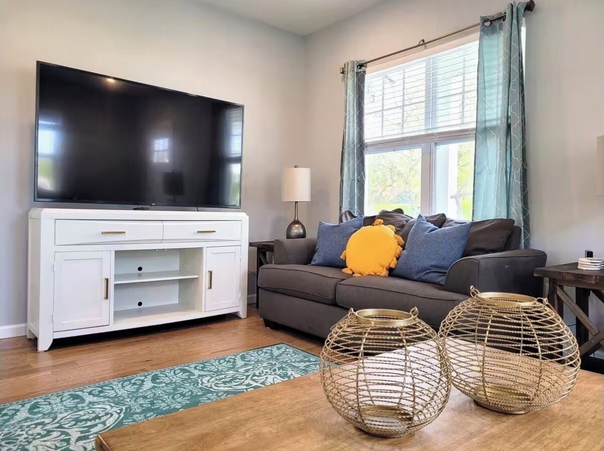 Modern Vacation Rental, Near Asbury Park! - Fox Hollow Vineyards, Holmdel