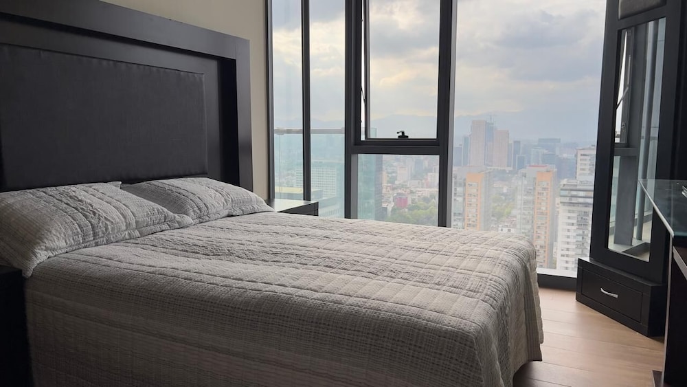 Perfect and safe 4-bedroom corporate apartment in vibrant Ciudad de ...