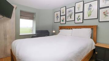 5 quartos, com decoração personalizada, com mobília individualizada