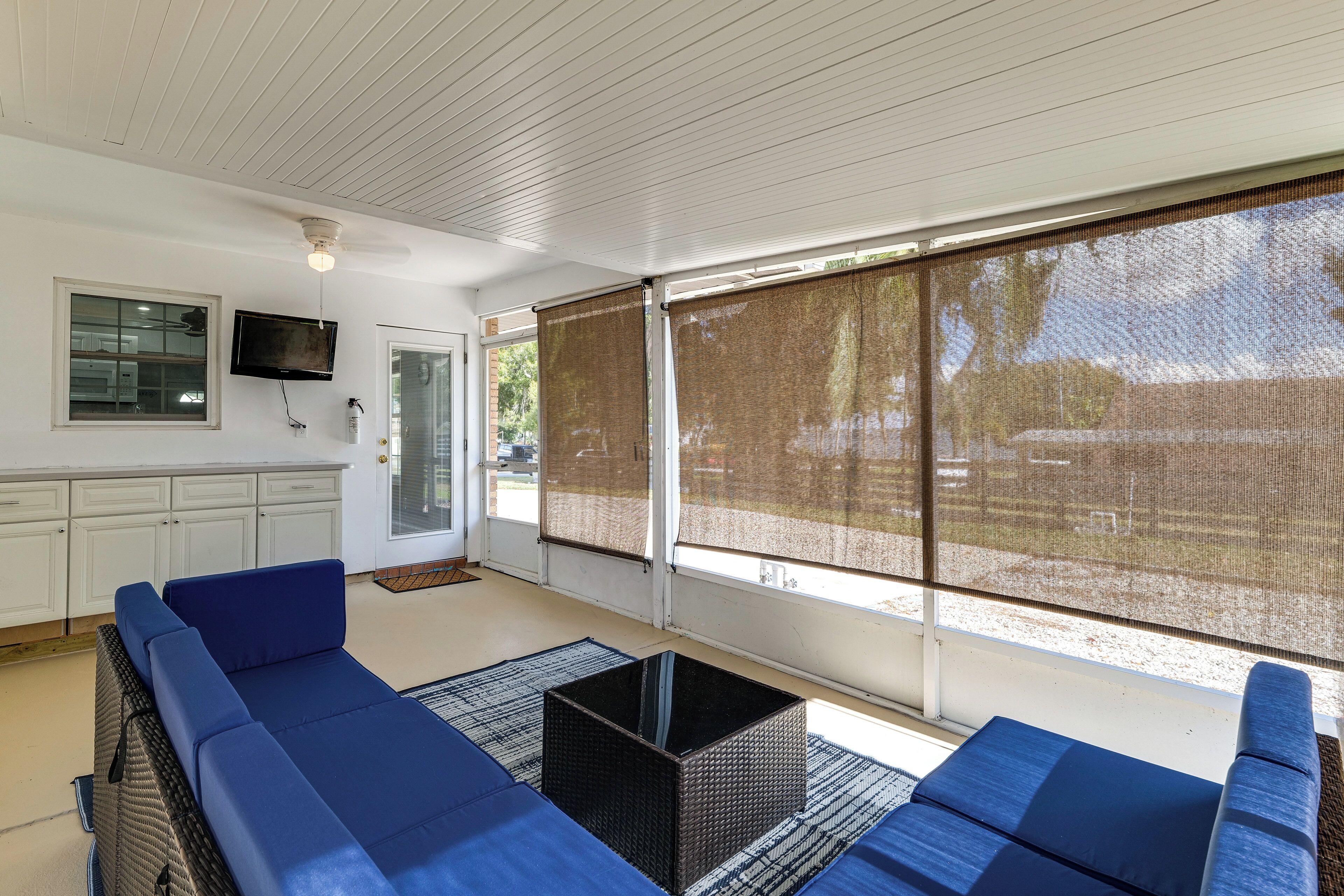 Walk To Lake Jackson: Family Home W/ Lanai & Yard - Sebring, FL