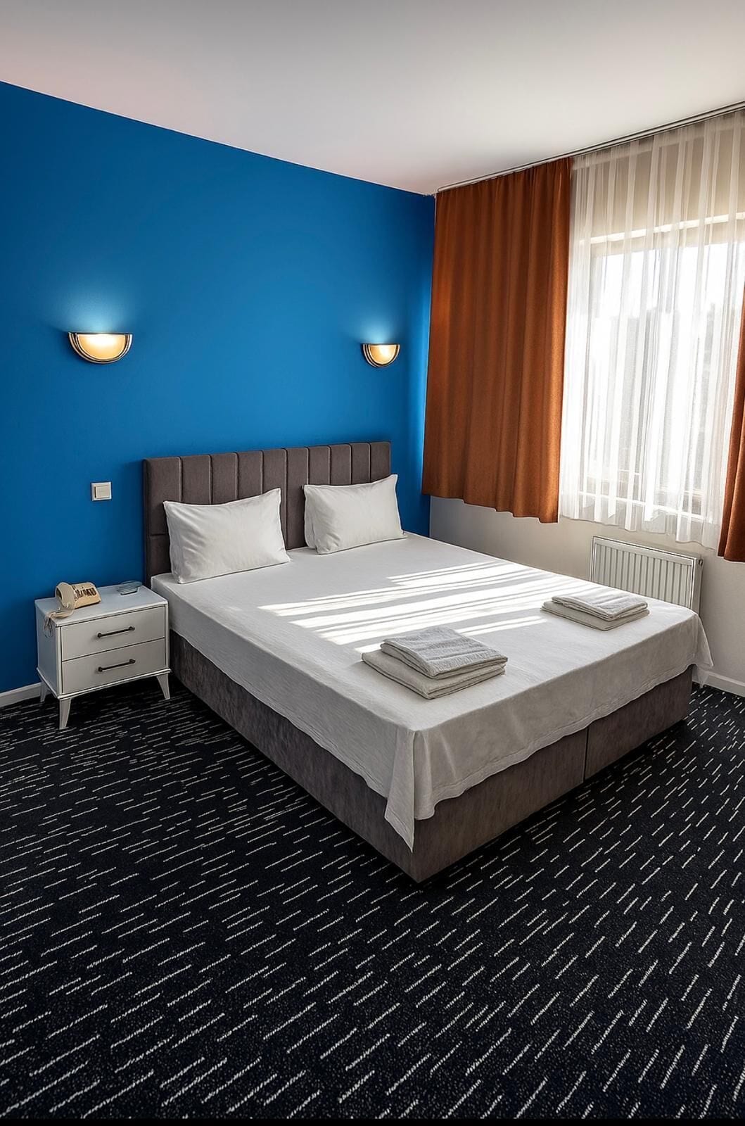 Escrivaninha, espaço de trabalho para notebook, Wi-Fi de cortesia