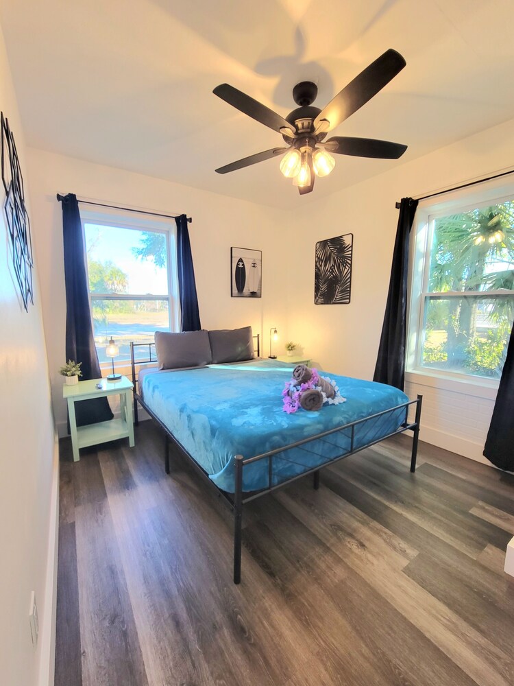 ¤ Low Tide-Coastal Vibe ¤ Downtown-Shops-Food-Fun Reviews, Deals ...