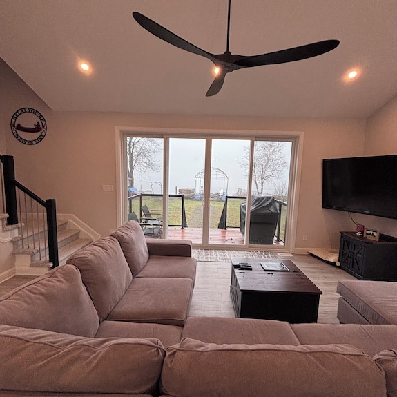 Cozy River Home - Kemptville