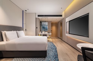 Quarto Standard, 1 cama king-size (Extra Floor Space) | Roupa de alta qualidade, edredões de penas, secretária
