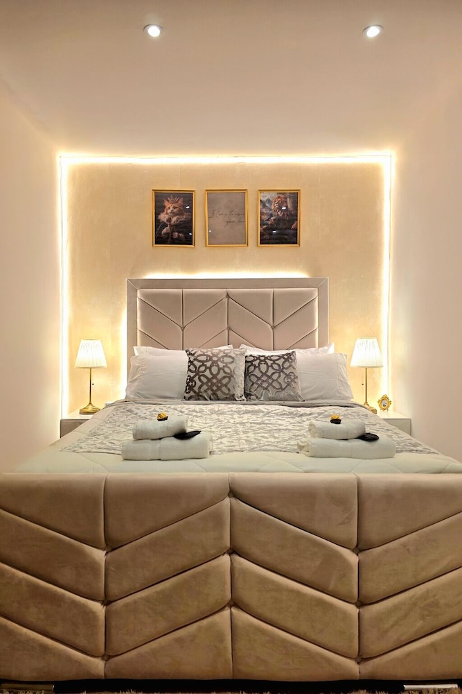 Stylish Flat in the heart of Oxford Street Reviews, Deals & Photos 2026 ...