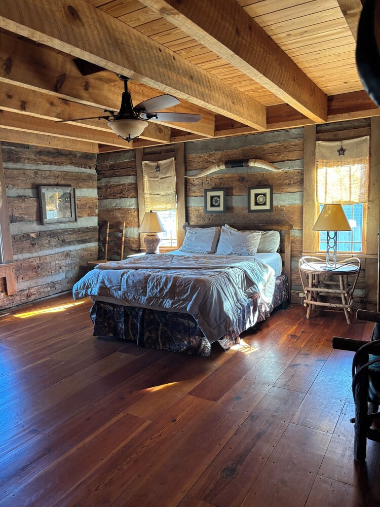 Rustic Farm Retreat: 2BR Cabin Amidst Rolling Fields & Fresh Country ...