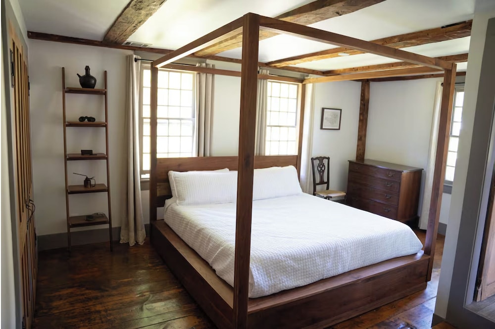 Idyllic Vermont Farmhouse Reviews, Deals & Photos 2026 - Stayz