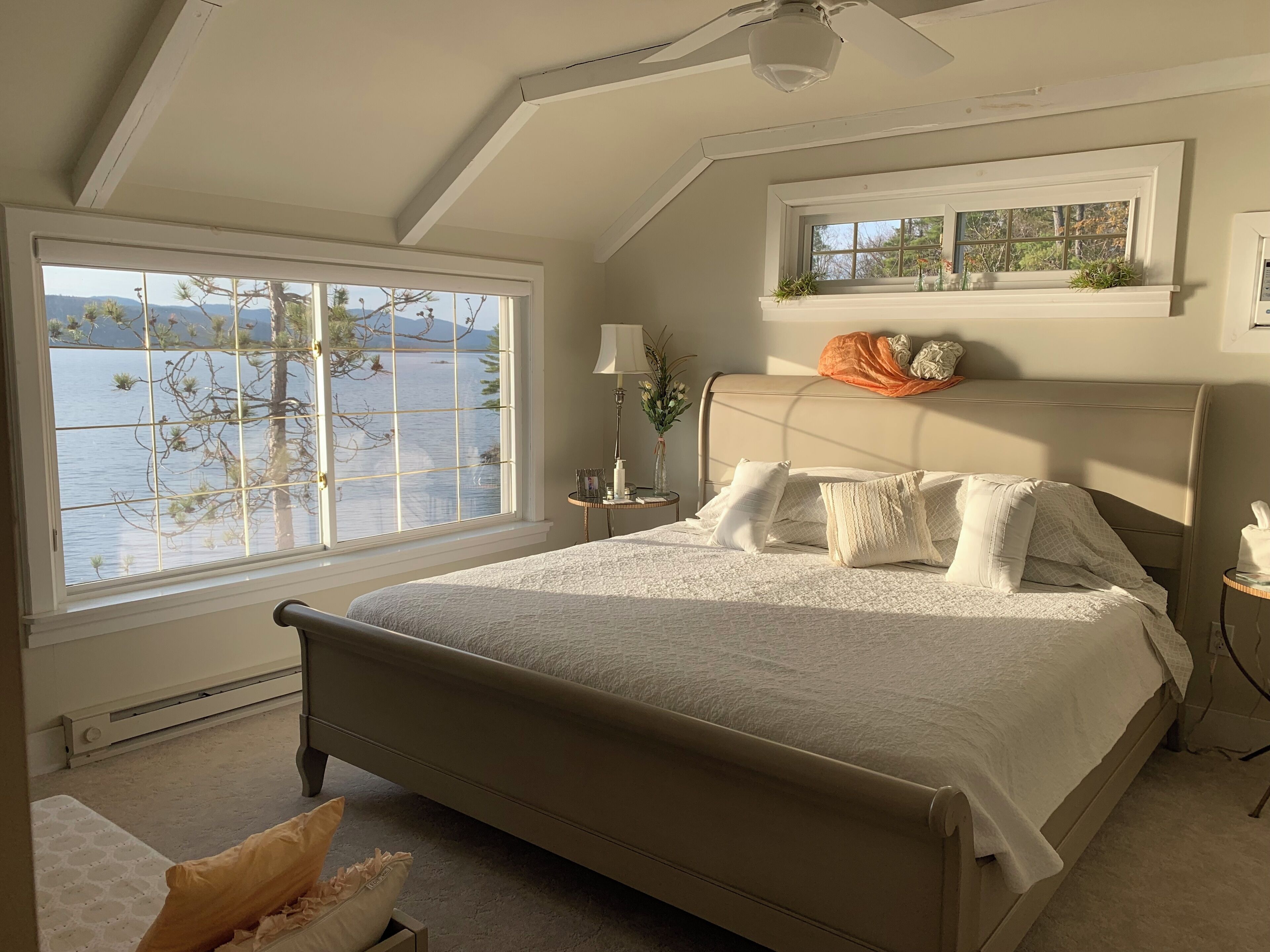 Make Memories In This Beautiful, 6-bedroom House  Right On Lake George! - Hague, NY