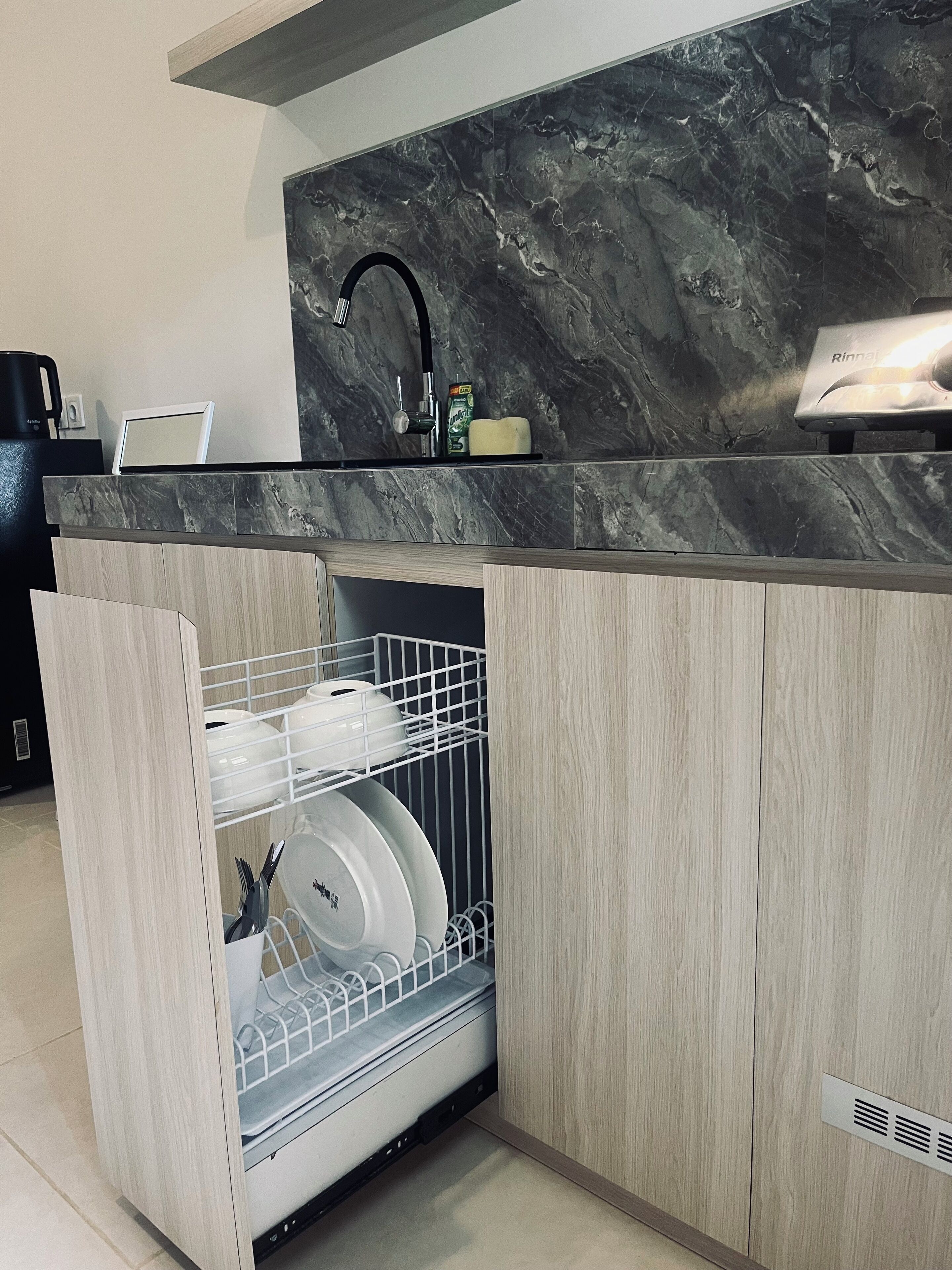 Quarto Duplo Standard, pátio, vista para o jardim | Cozinha privada | Um frigorífico/congelador grande, uma placa de cozinha 