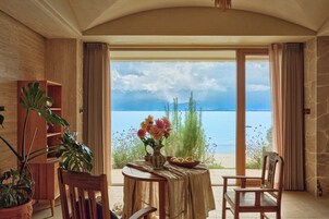 Suite de Luxo, pátio, vista para o mar | Vista do quarto
